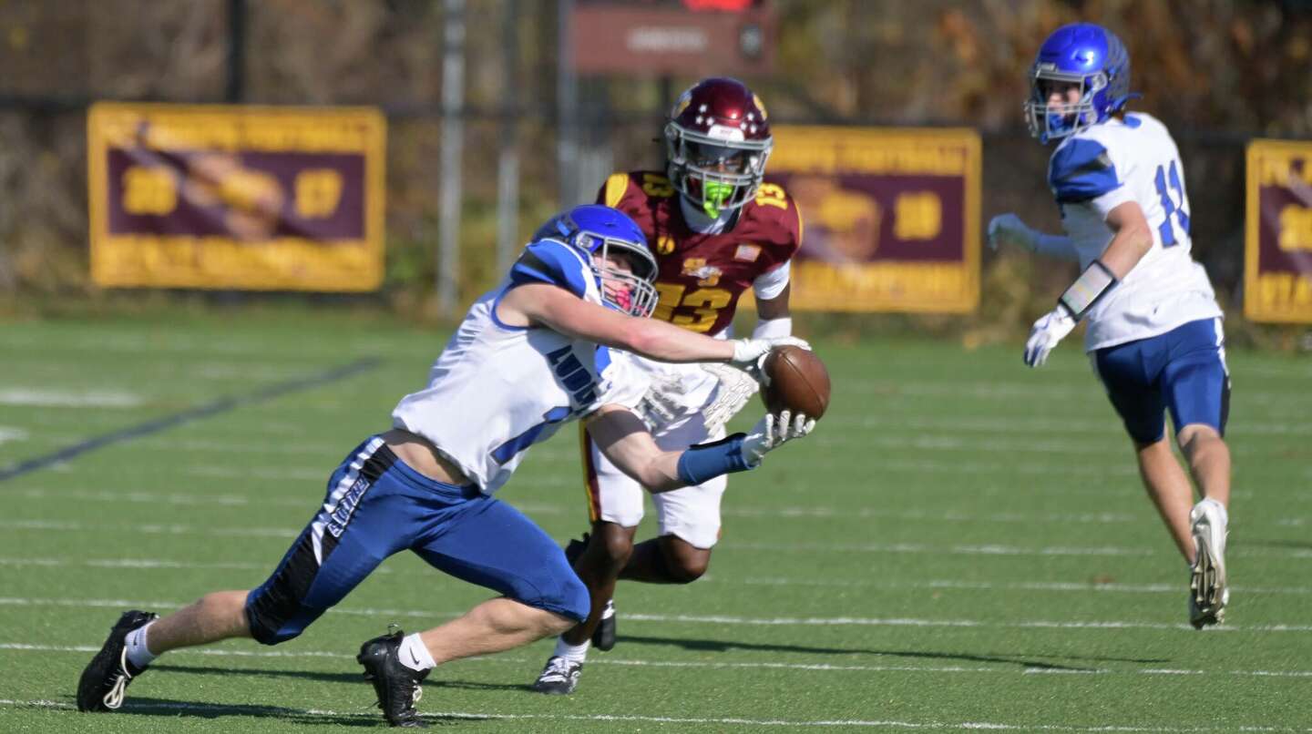 St. Joseph football beats Ludlowe for Joe Della Vecchia's 200th win