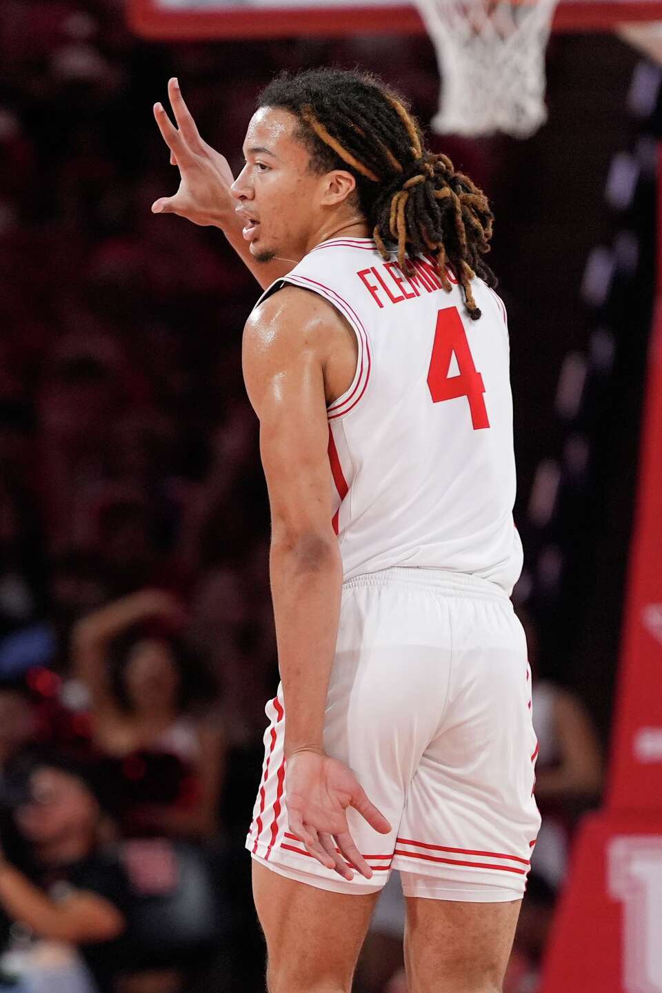 No. 2 Houston shuts down Towson down the stretch, improves to 2-0
