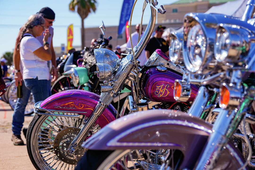 Bikers pack Galveston for Lone Star Rally
