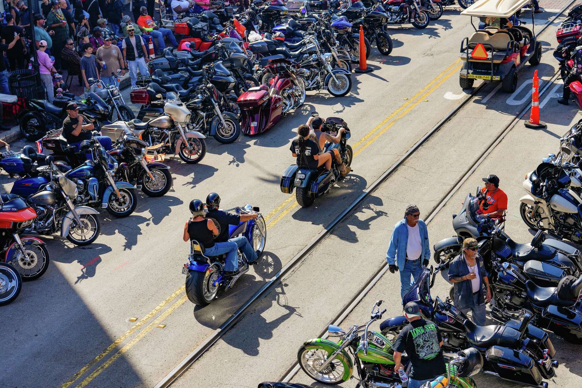 Bikers pack Galveston for Lone Star Rally