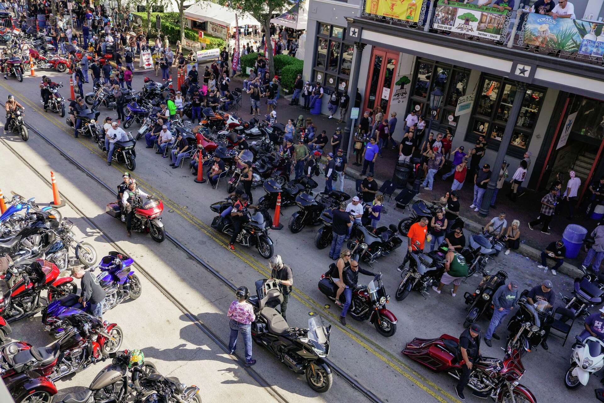 Bikers pack Galveston for Lone Star Rally