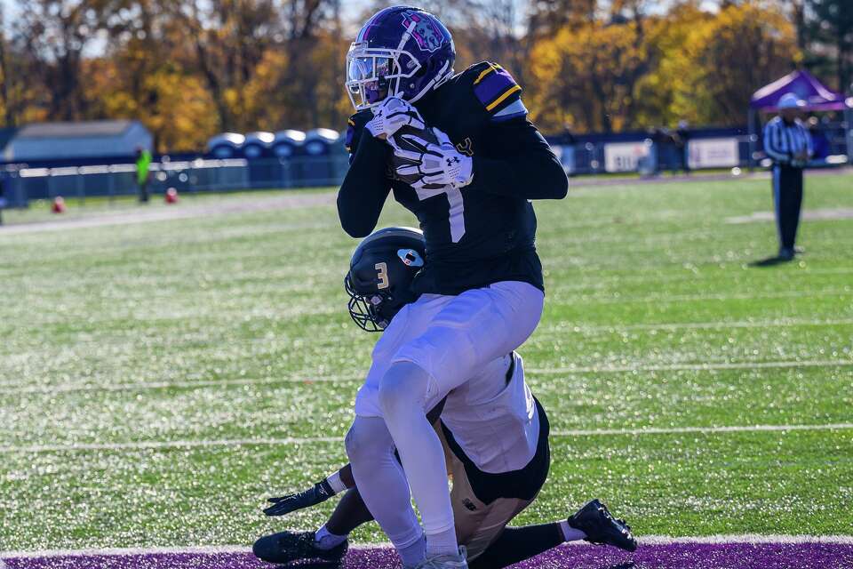 UAlbany football squanders 10-point lead, remains winless in CAA