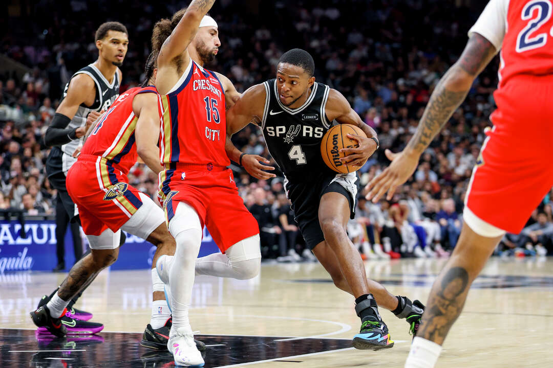 The Spurs' All-Star guard picked up where he left off in his first gam