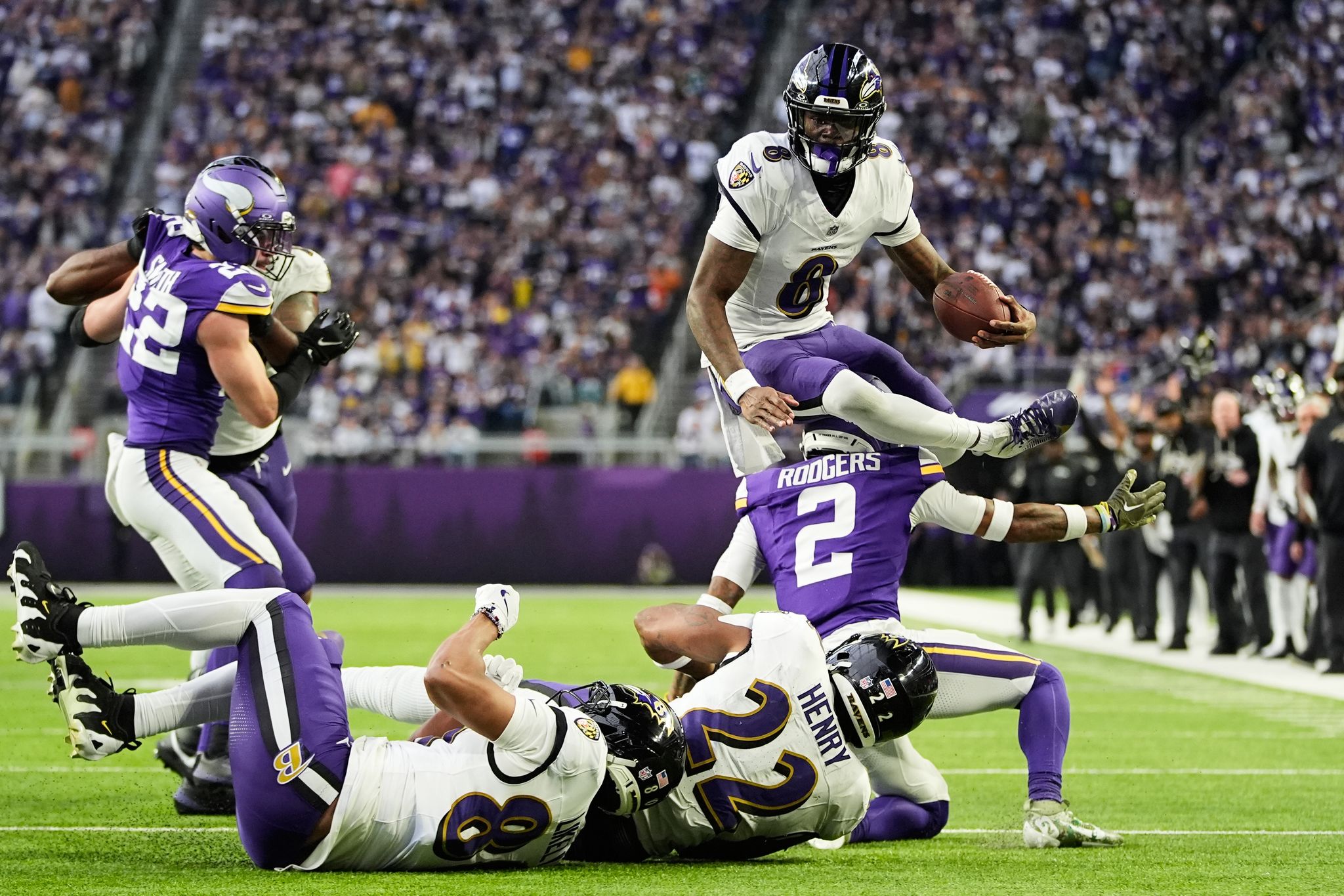 Ravens win 3rd straight game, get 3 takeaways to take down gaffe-prone ...