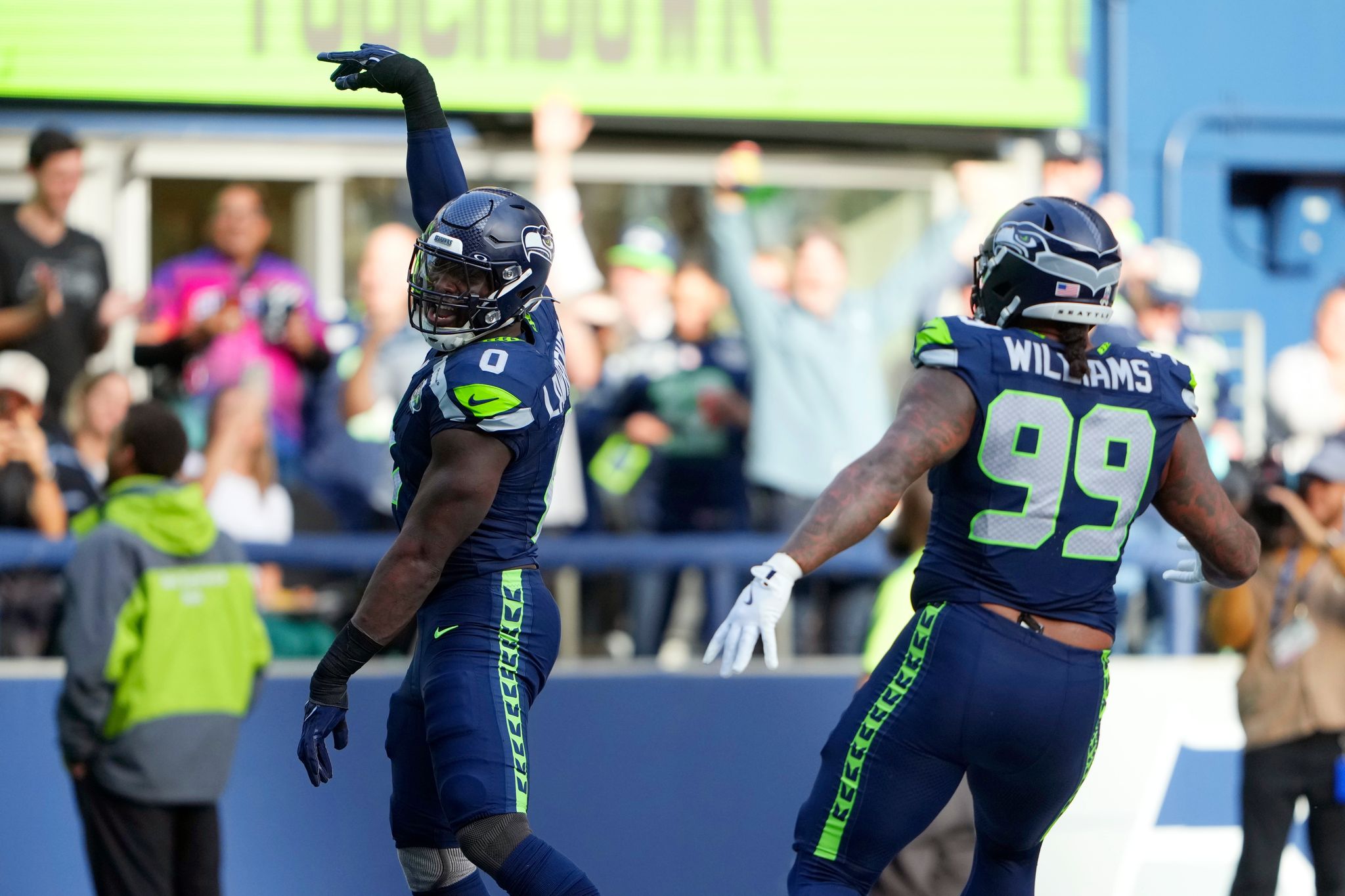 DeMarcus Lawrence scores 2 defensive TDs and Seahawks dominate ...