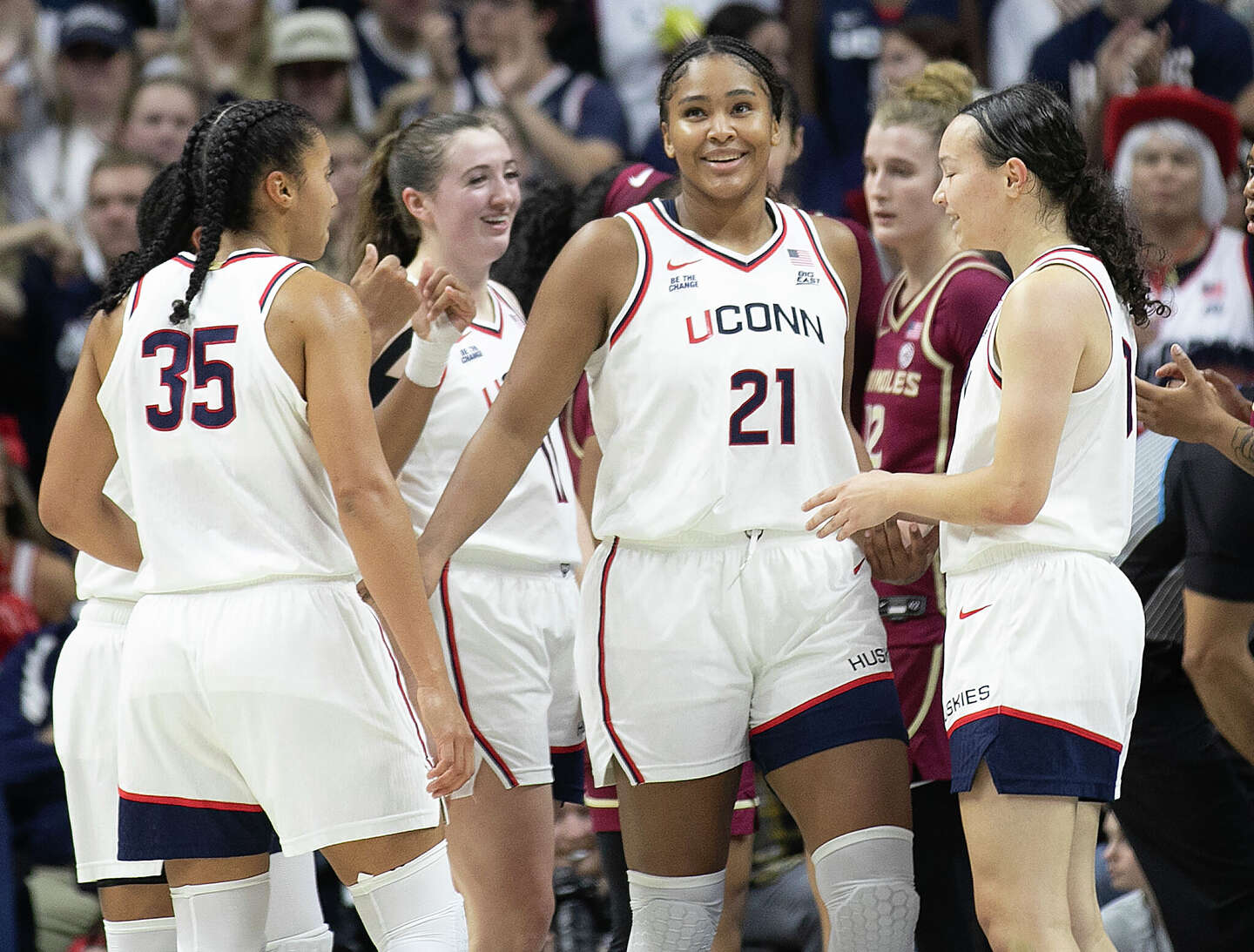 Sarah Strong, Azzi Fudd lead UConn over Florida State