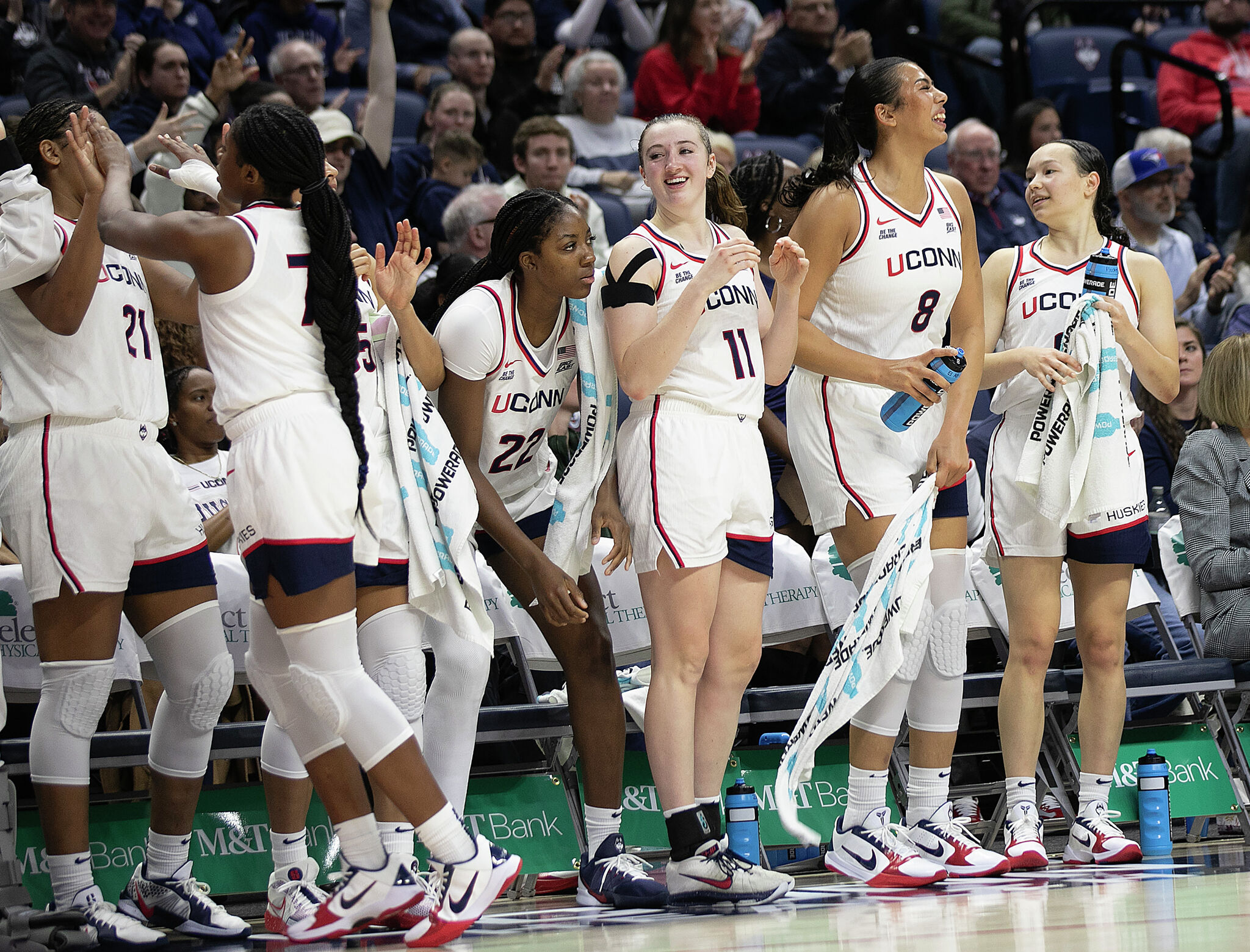 Sarah Strong, Azzi Fudd lead UConn over Florida State
