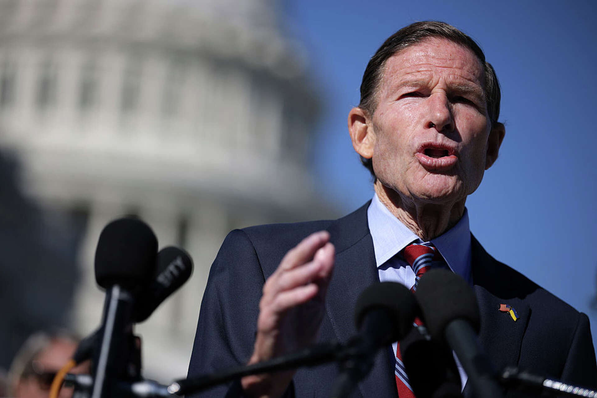Why Connecticut's senators are voting against reopening the government