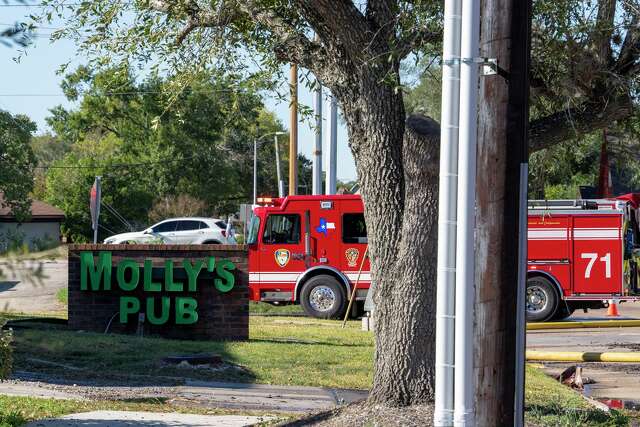 Fire ruins Molly's Pub in Clear Lake, leaving locals devastated