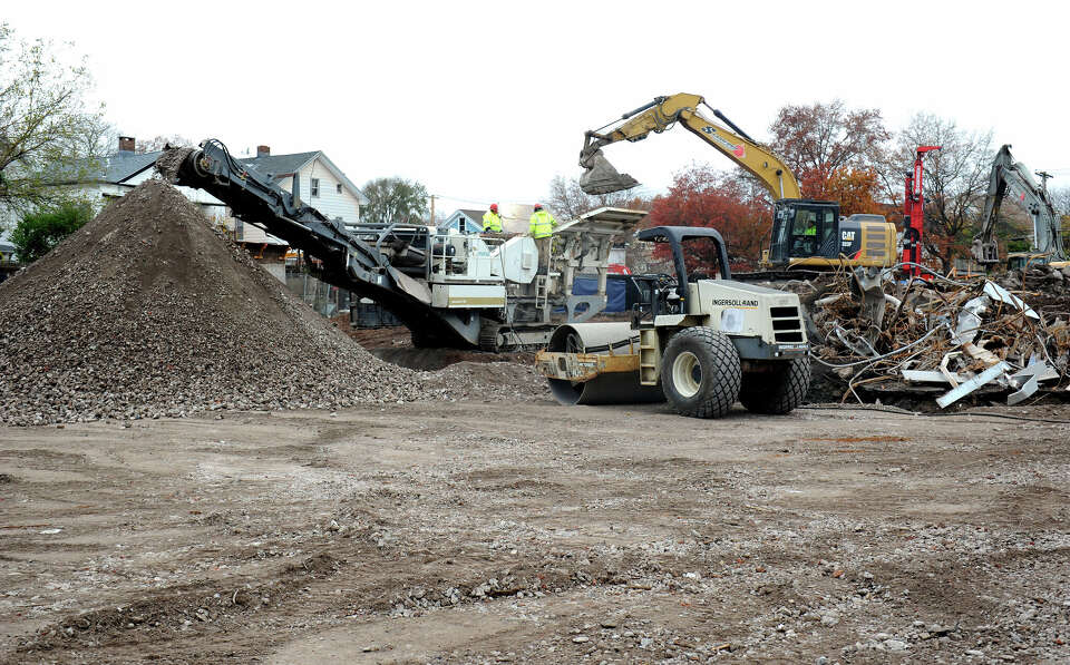 Developer builds 150 apartments at 10 Liberty St. in New Haven's Hill