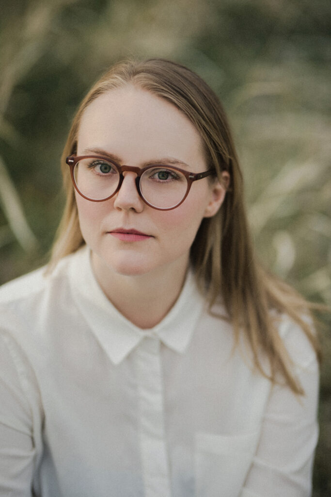 Review: A sobering look from both sides at Northwest timber poaching