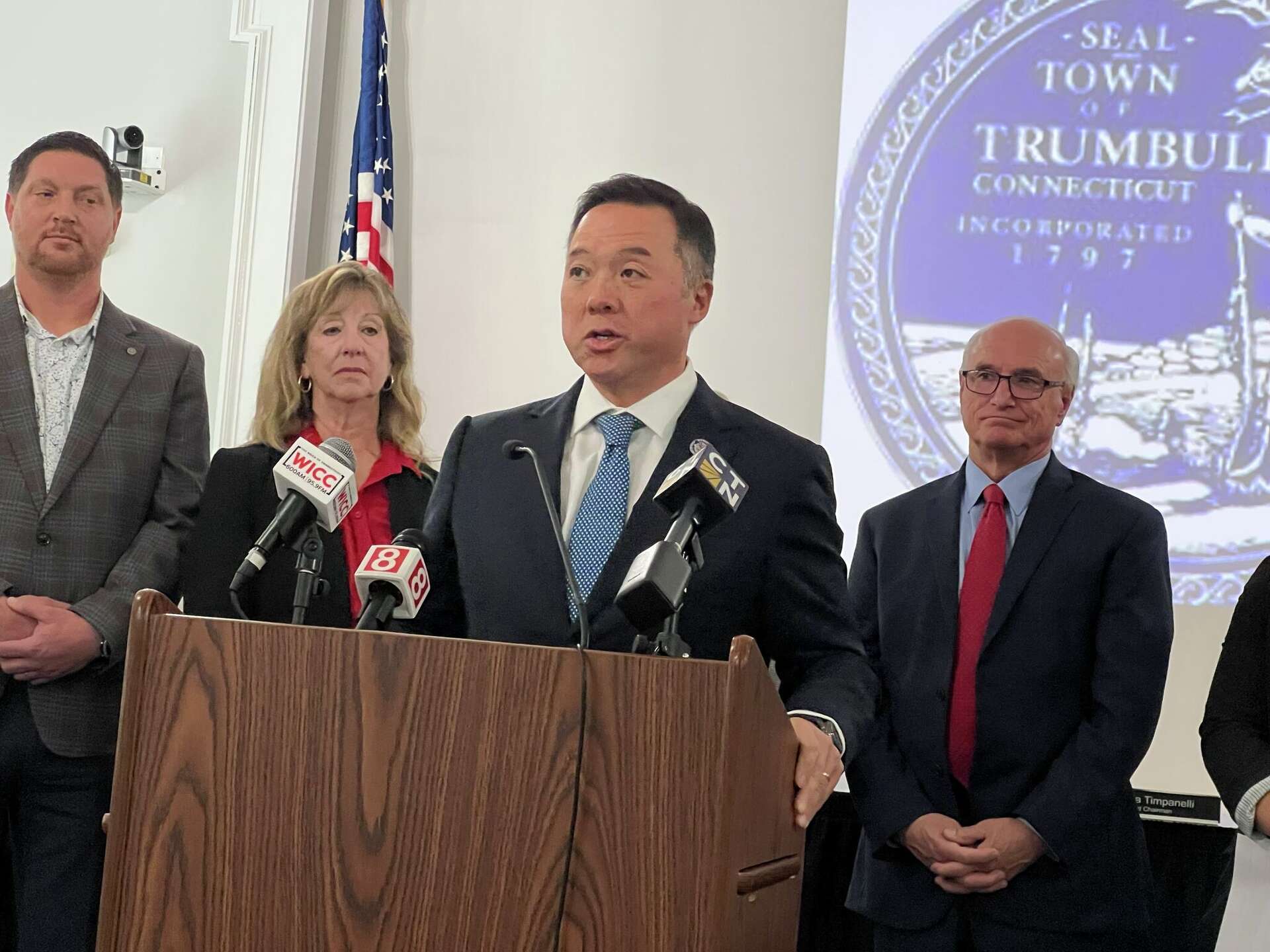 Tong, Fairfield County officials urge scrapping of Aquarion deal