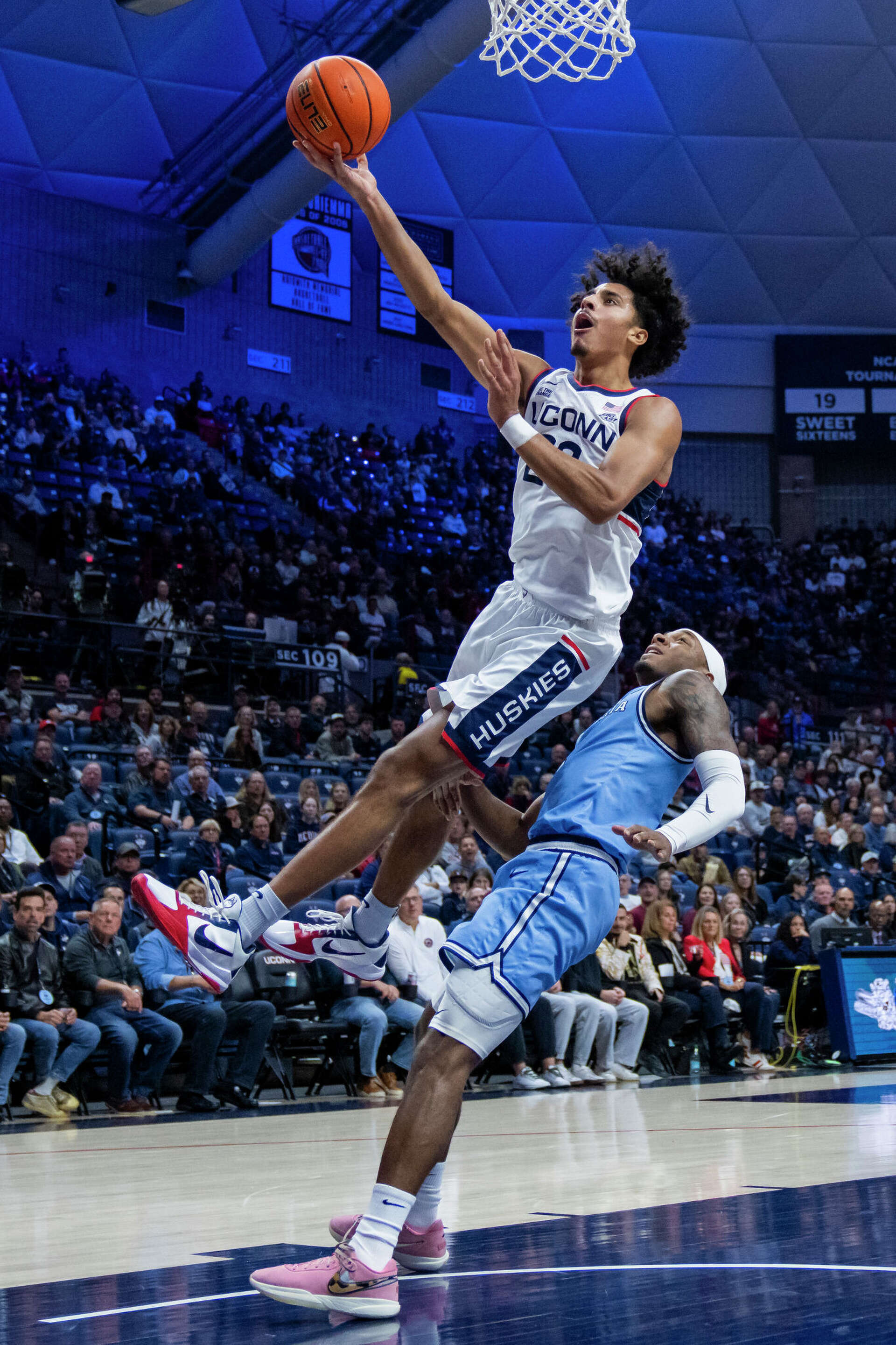 UConn men's basketball team cruises to victory over Columbia