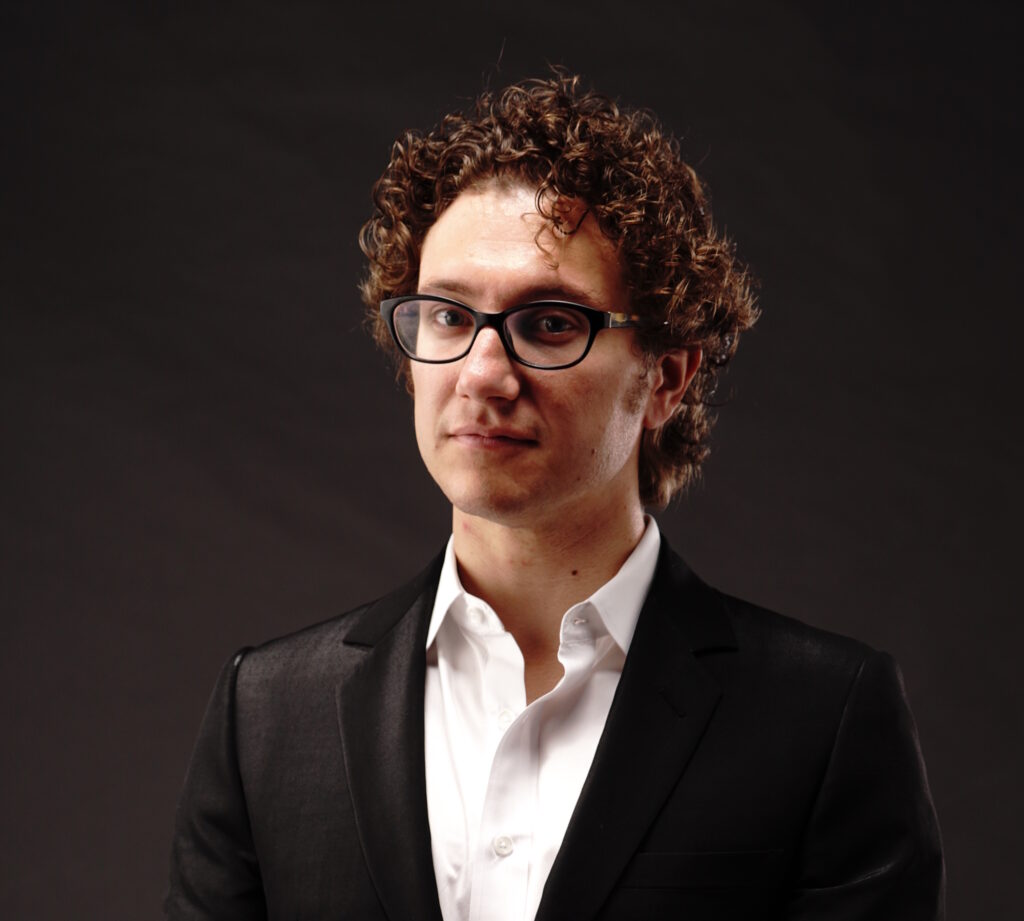 Teddy Abrams returns home to conduct the San Francisco Symphony