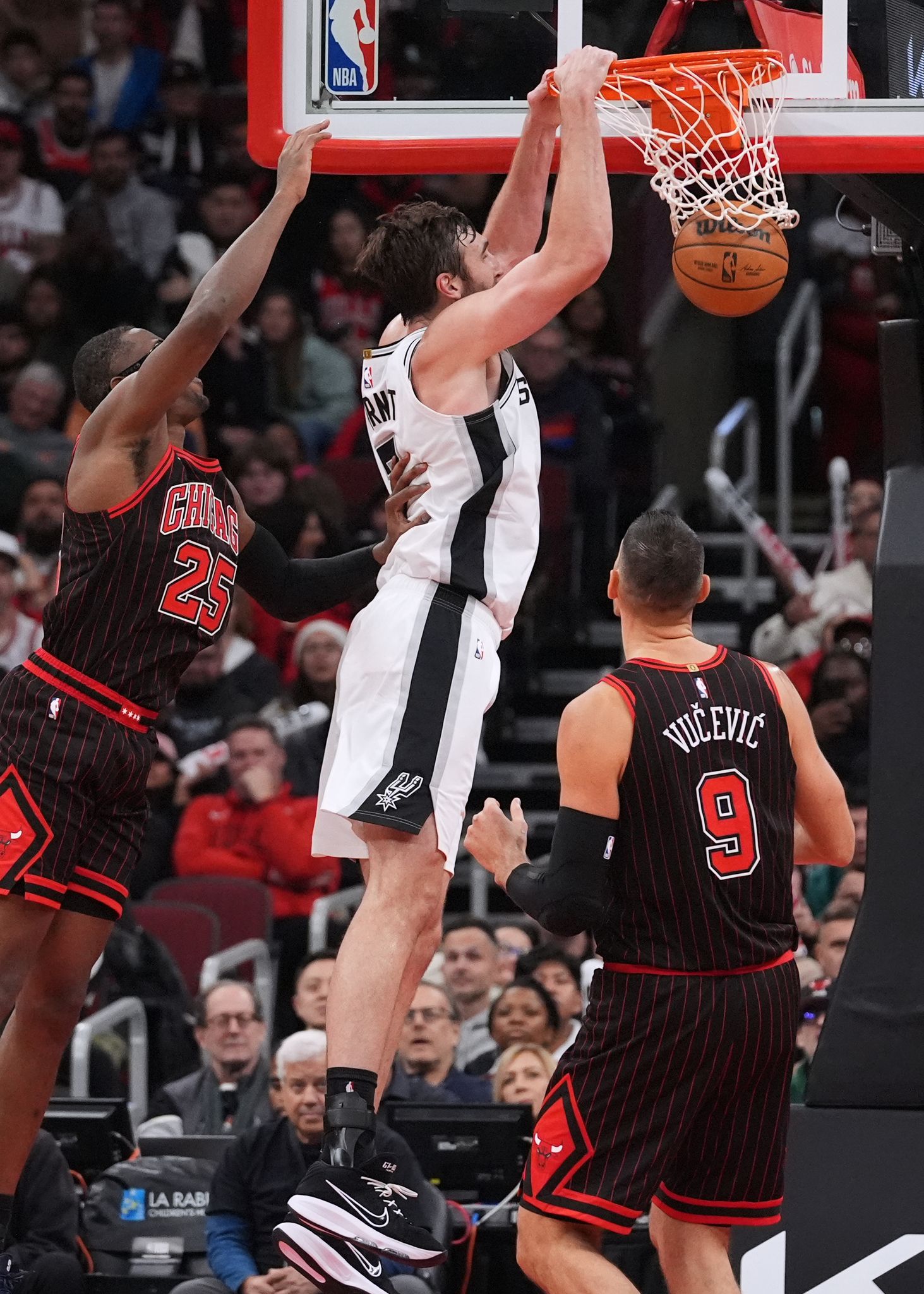 Spurs' Luke Kornet comes up big in his return from injured list
