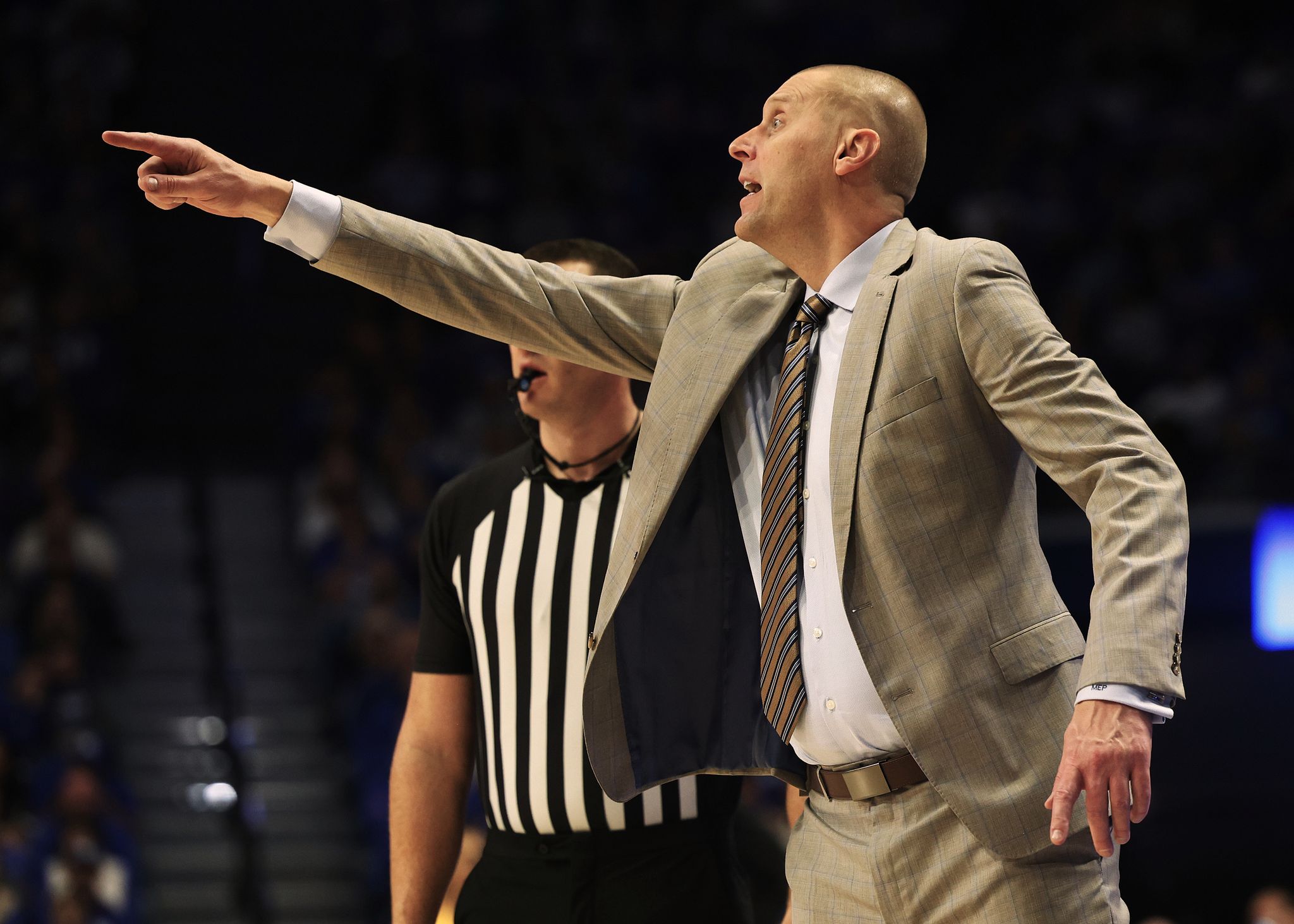 Pair of rivalry games top a stacked week with 7 matchups between AP Top ...