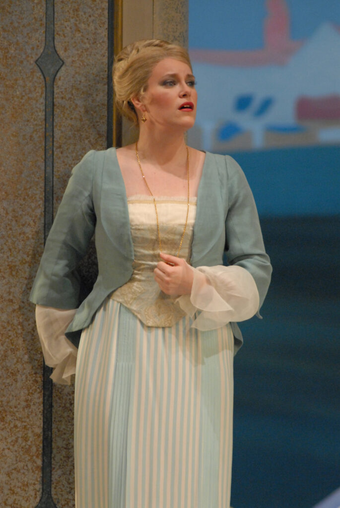 Erin Wall, acclaimed soprano in Mozart and Strauss operas, dies at 44