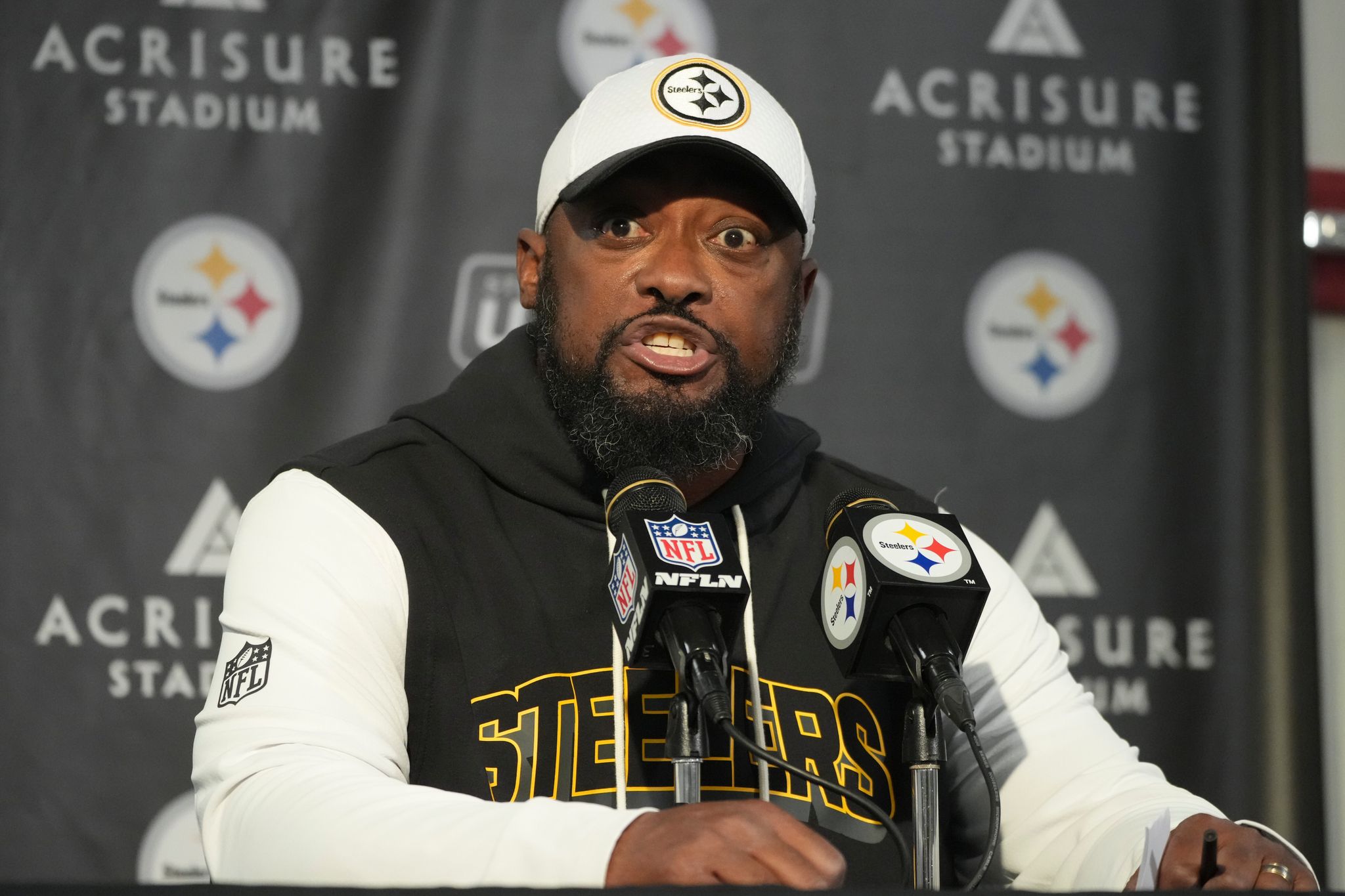 Mike Tomlin: No long-term concerns about Aaron Rodgers after Steelers ...