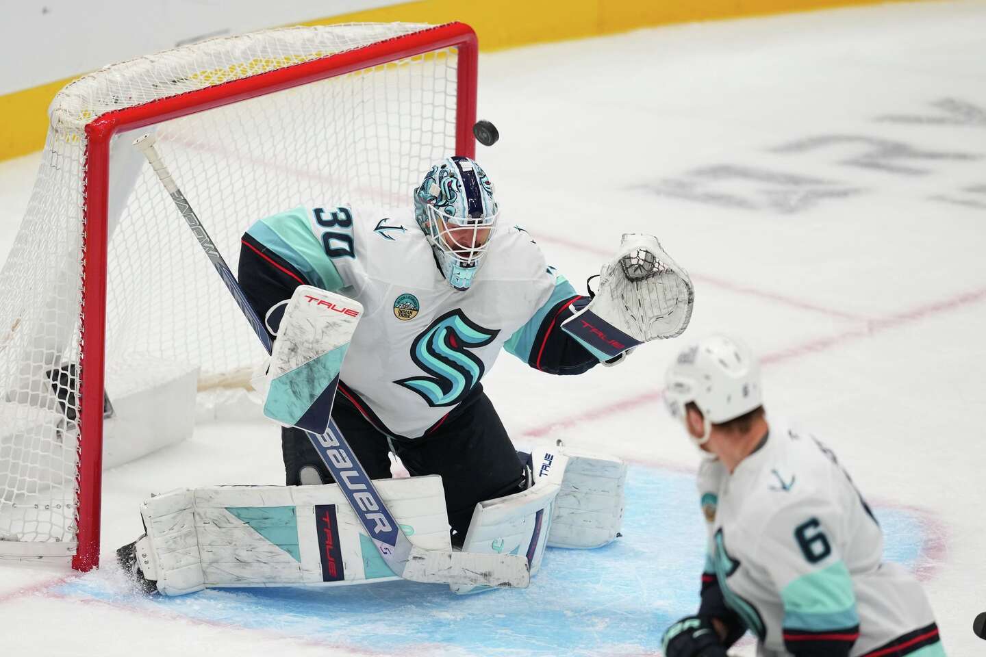 Coyle scores shootout winner as Blue Jackets beat Kraken 2-1 to stop 4 ...