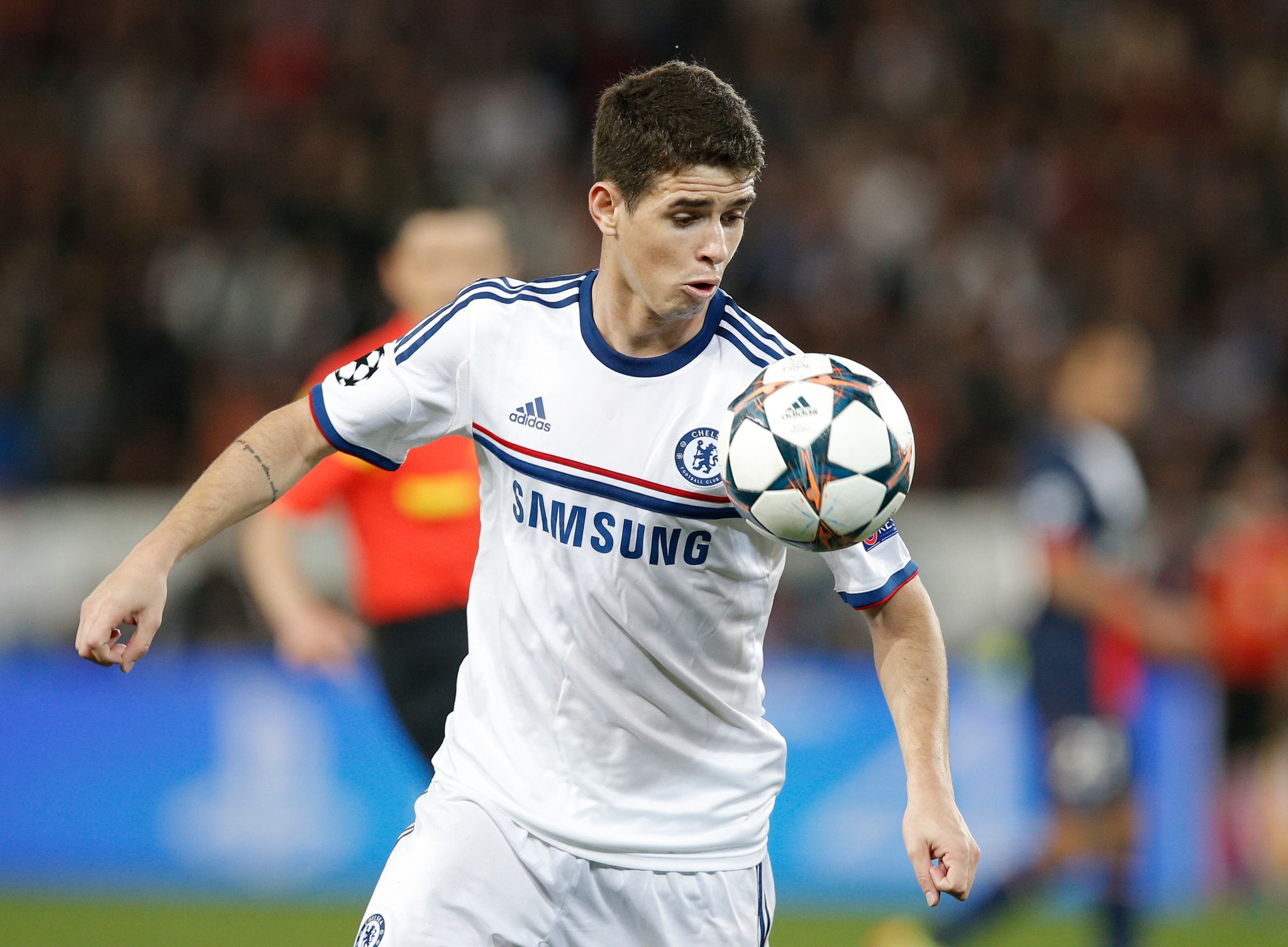 Former Chelsea midfielder Oscar hospitalized after cardiac ...