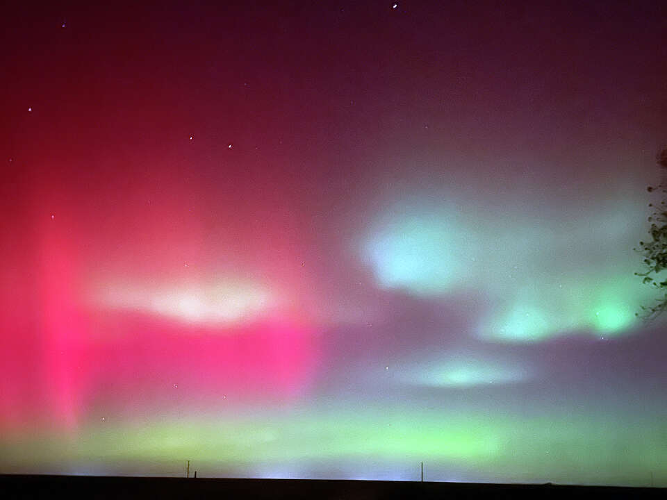 Northern lights make rare appearance in west-central Illinois