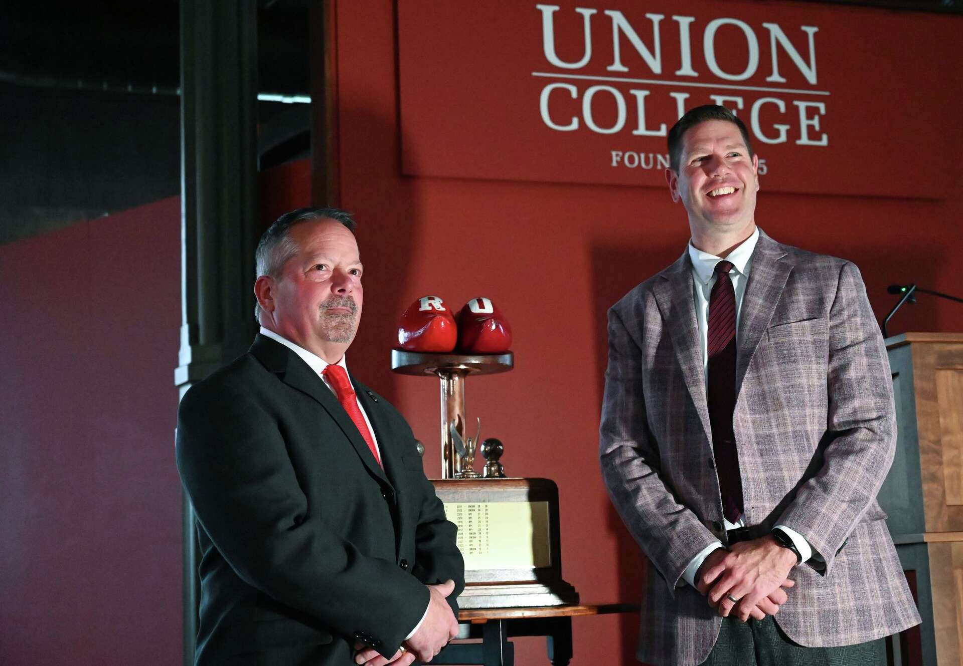 Union, RPI football play for Liberty League title, Dutchman Shoes