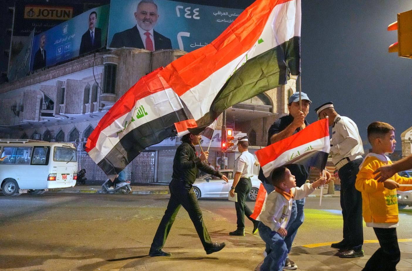 Prime minister's coalition makes a strong showing in Iraqi elections ...