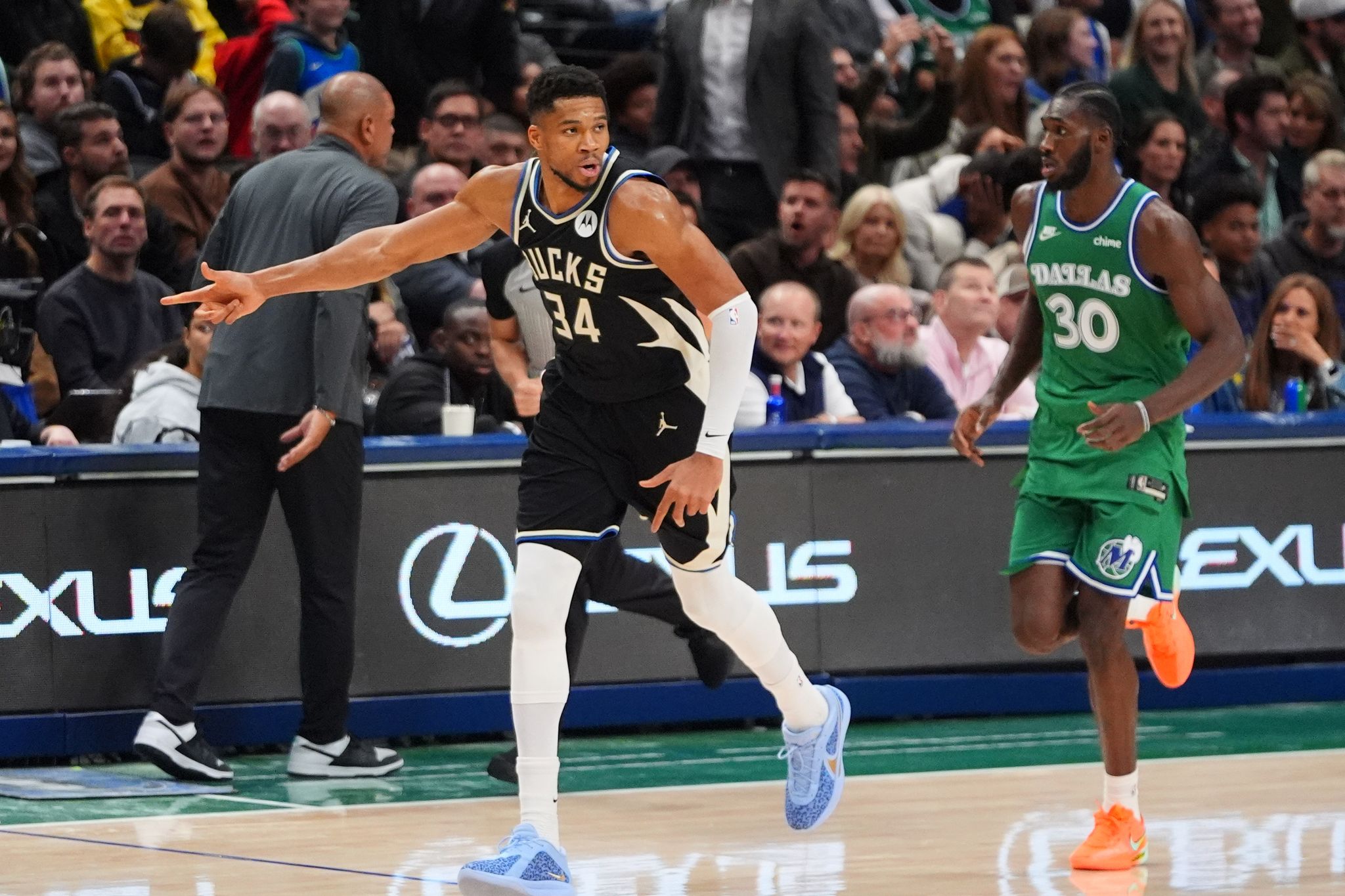 Giannis Antetokounmpo unavailable for Bucks' game with Hornets; set to ...