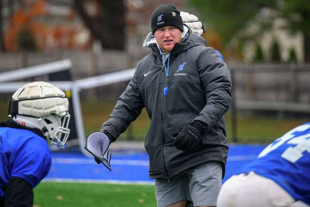 Saratoga football coach hopes to lead team to state title