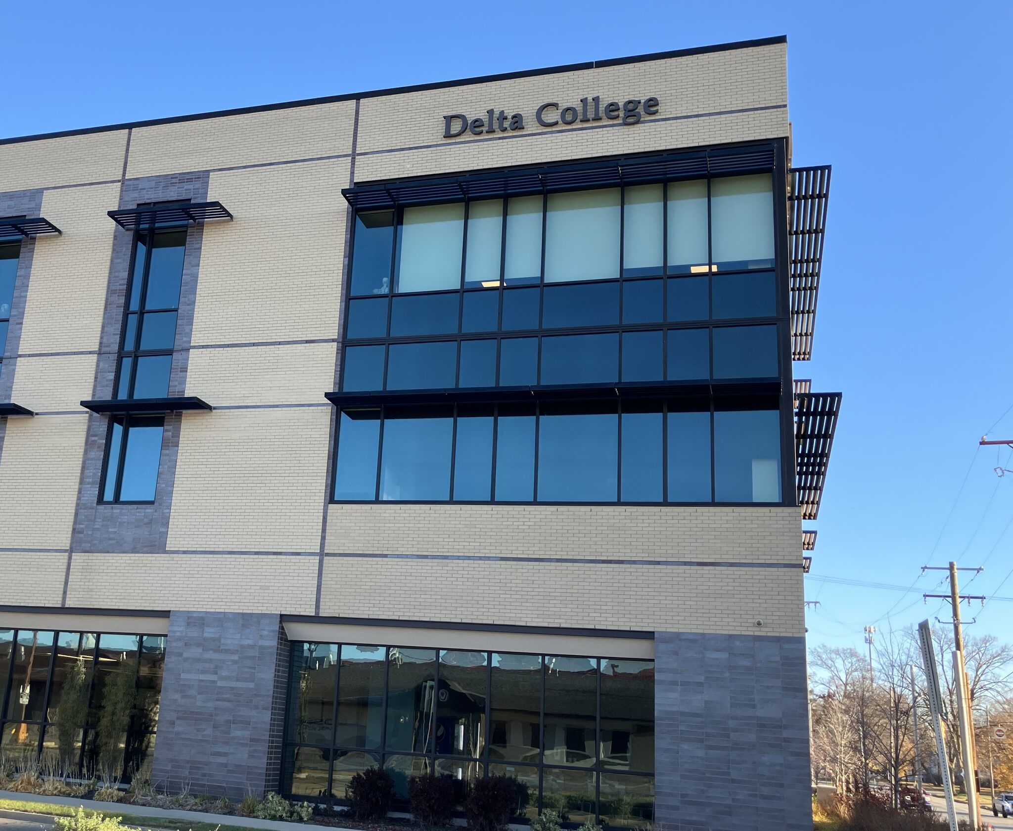 Delta College enrollment jumps 23% amid support expansion