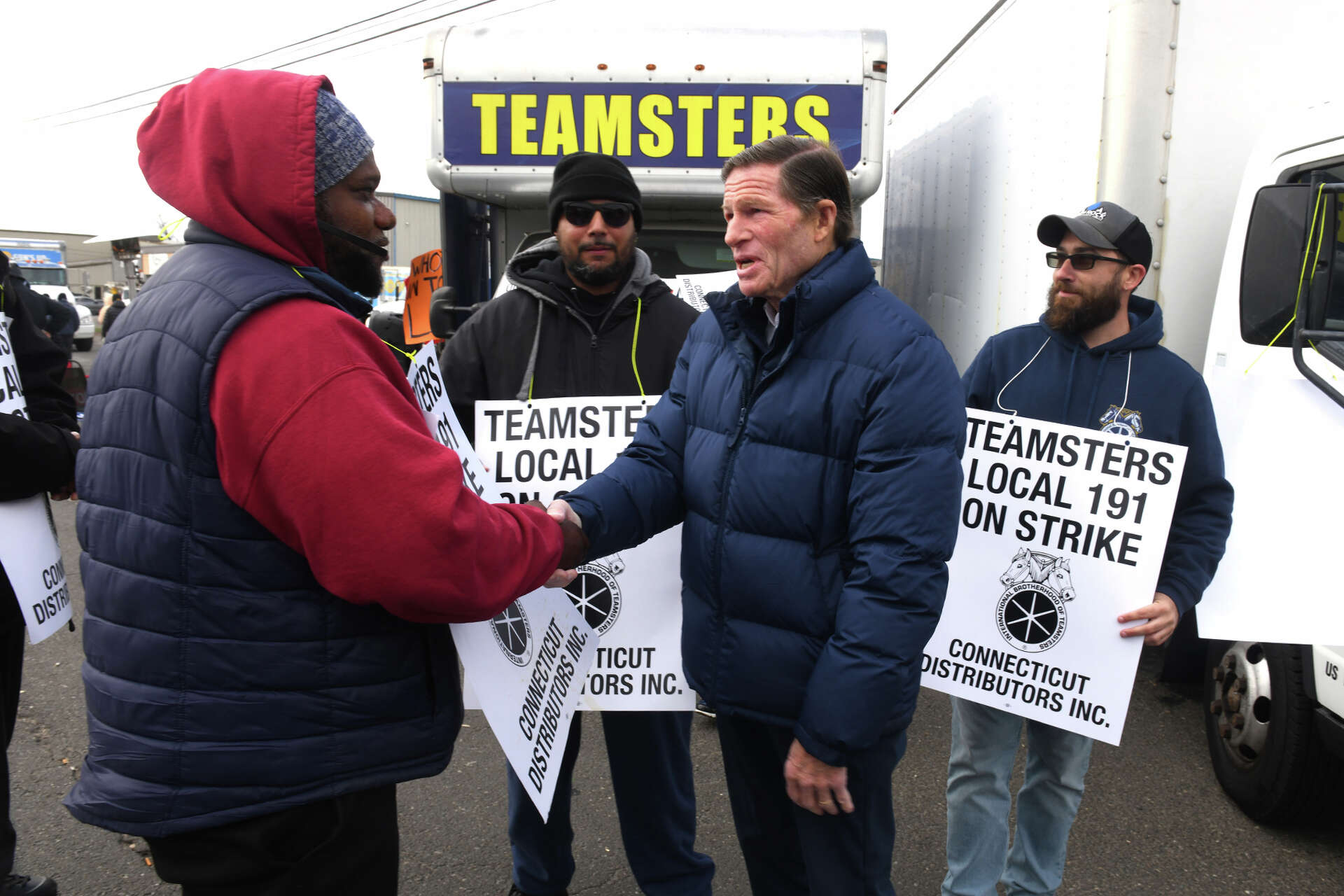 Blumenthal visits striking workers at CT alcohol distributor