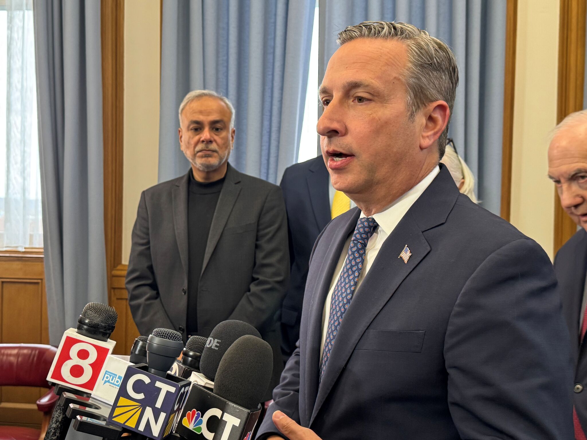CT Democrats set to adopt housing bill, $500M contingency fund