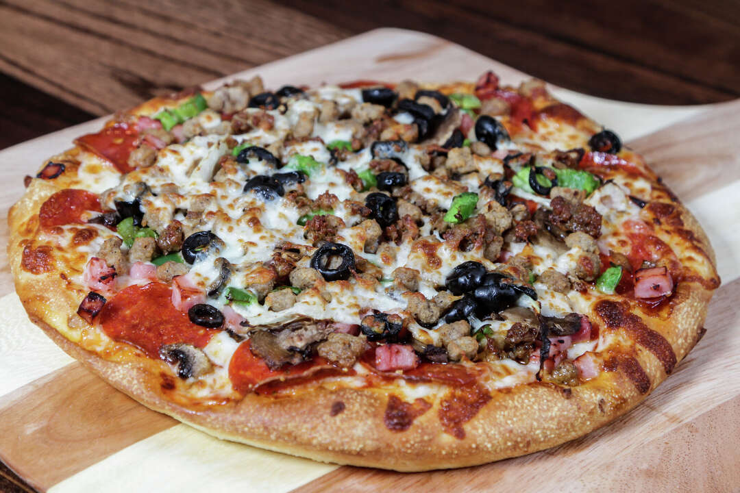 Two generations in, Spanky's in Houston still slings solid pizza