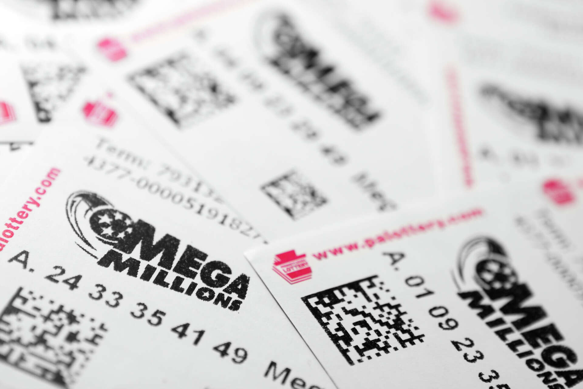 Texans have big lotto wins as Mega Millions reaches $965M