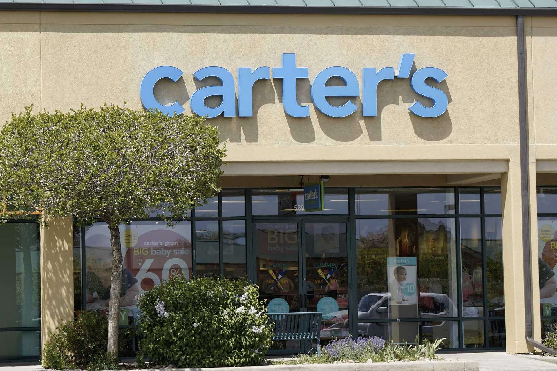 Carter's closing 150 children's clothing stores, cutting 300 jobs