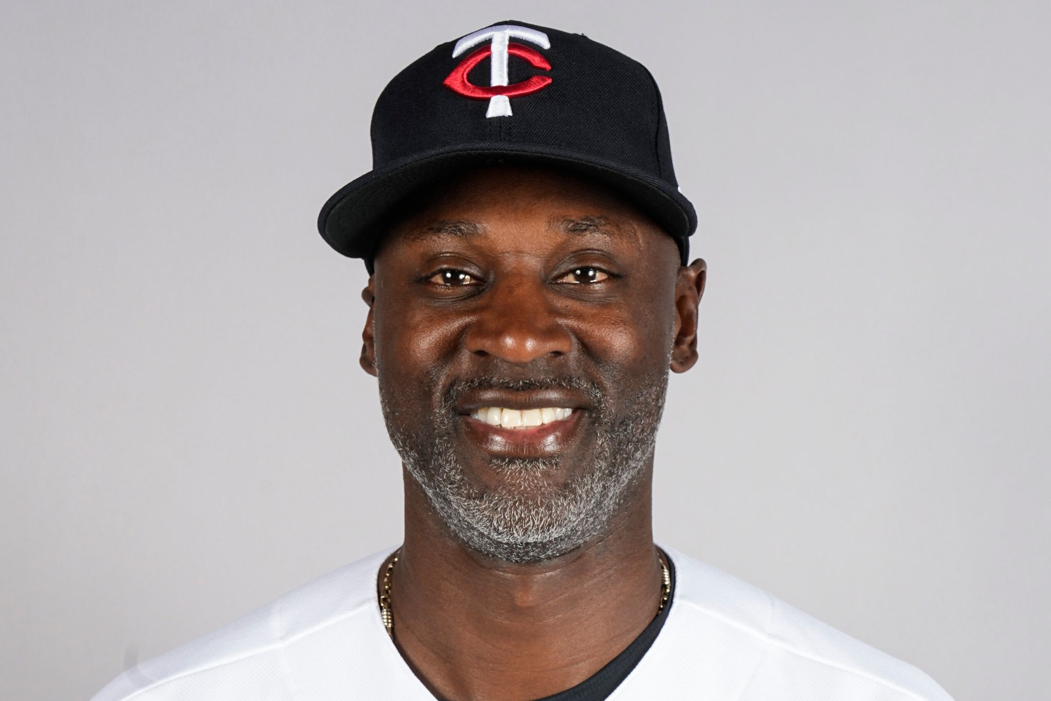 Twins staff includes LaTroy Hawkins as bullpen coach for new manager ...