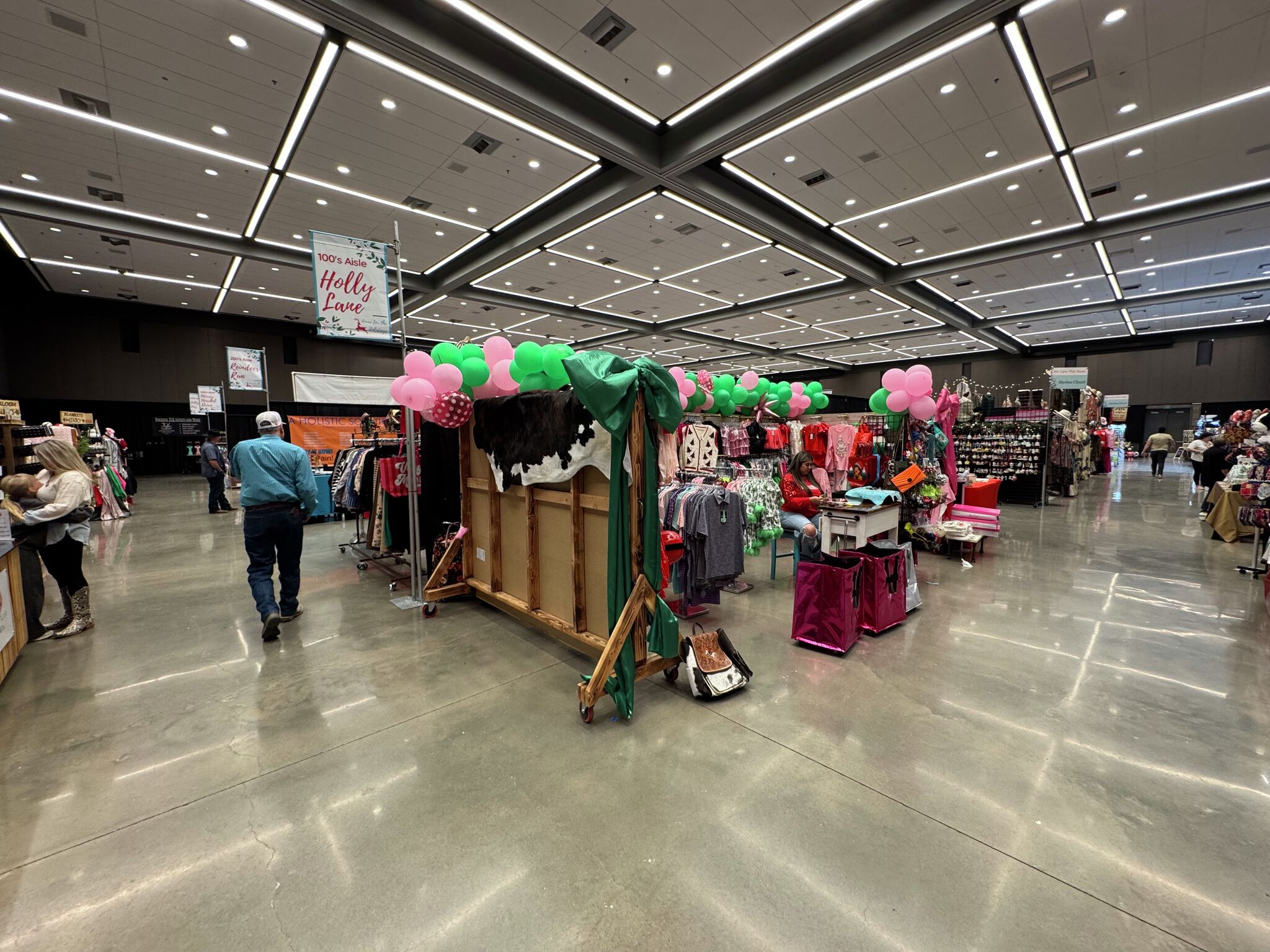 Steelers run past Bengals 34-12 but lose Aaron Rodgers to a left hand ...