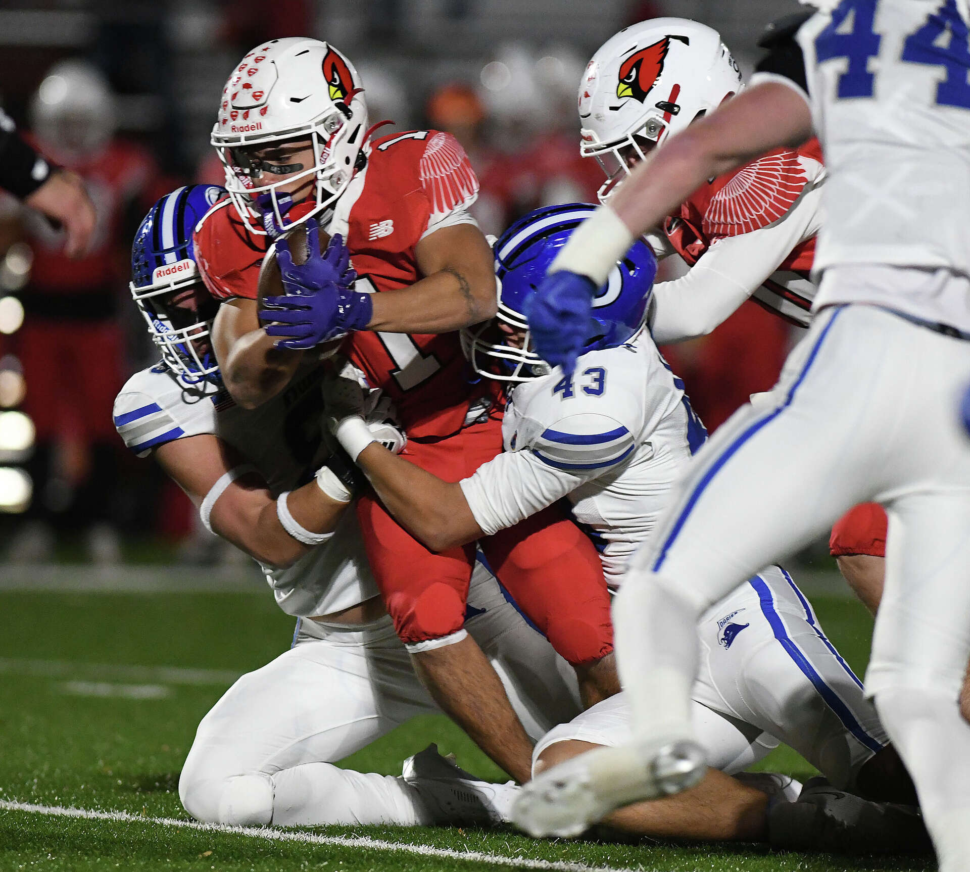 Tarantino, No, 5 Greenwich football cruise past Darien