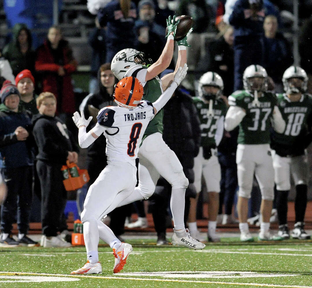 Guilford football runs over Lyman Hall as Aiden Ruotolo scores 4 TDs