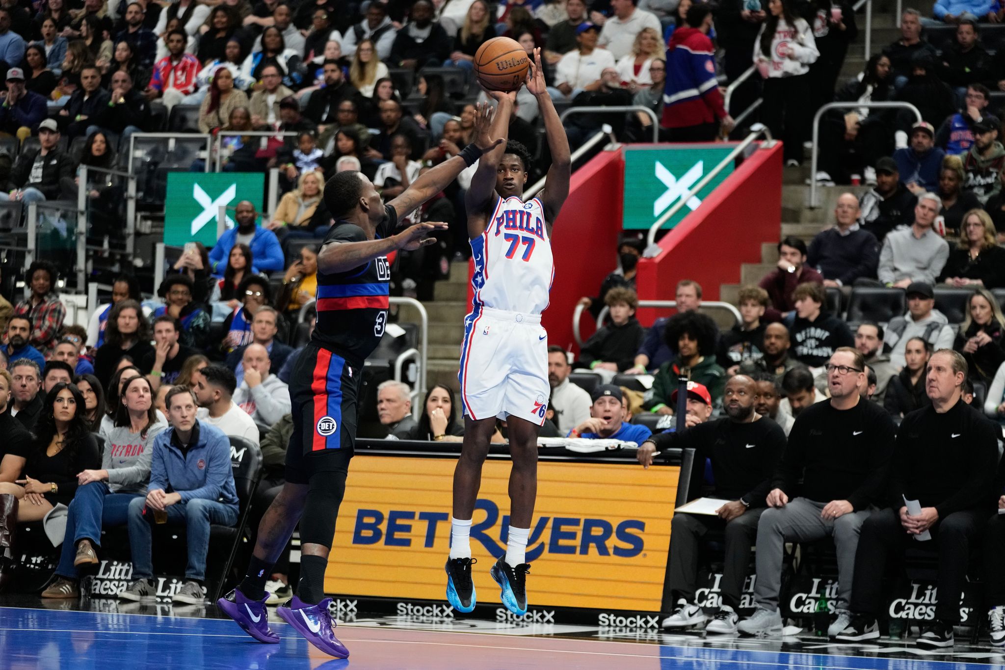 Short-handed Pistons win ninth straight game, beating 76ers 114-105