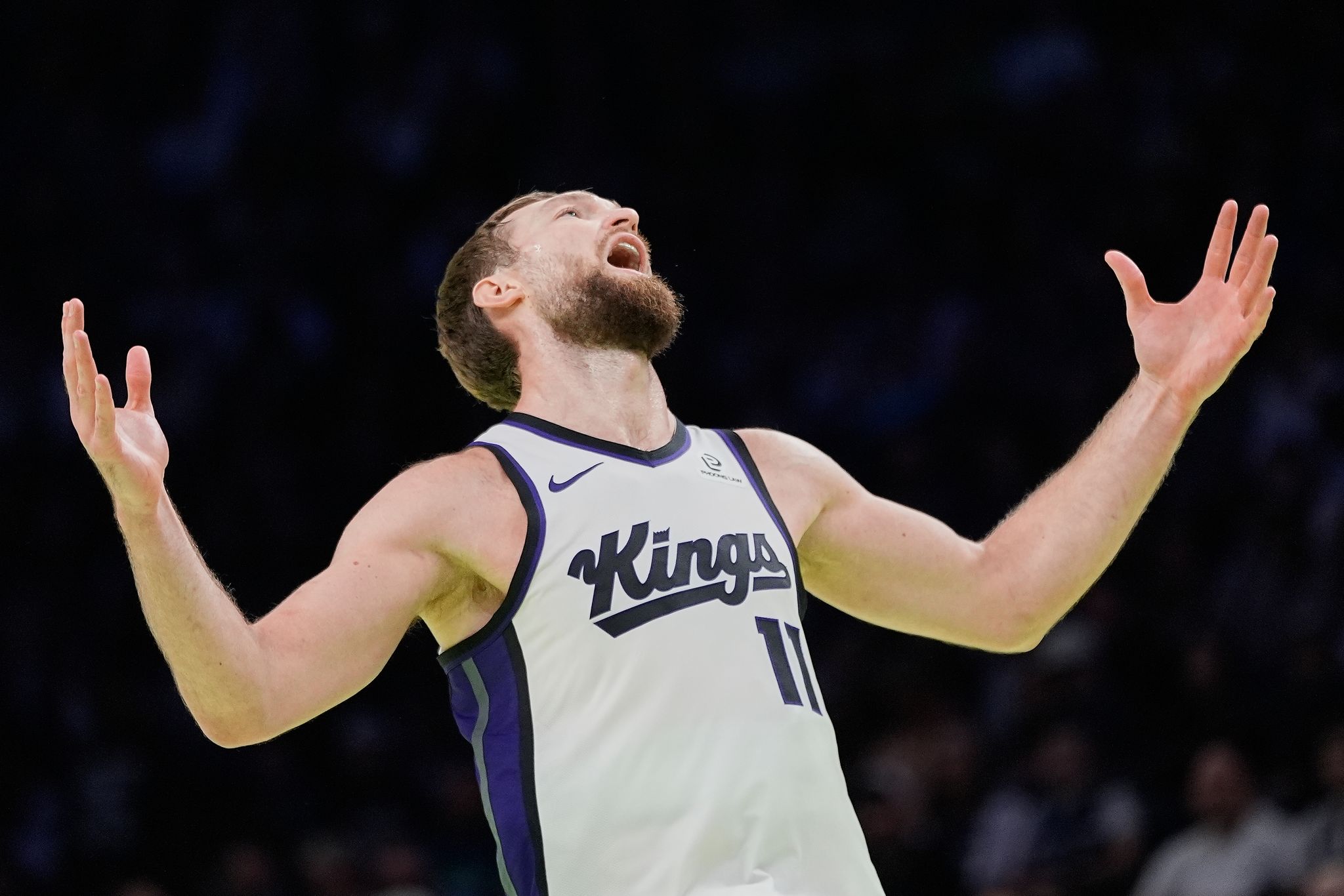 Kings' Domantas Sabonis has partial meniscus tear and is expected to ...