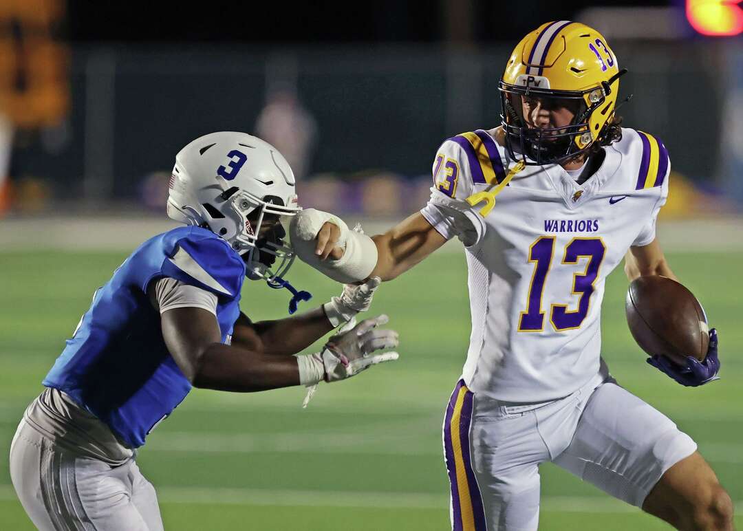 Pieper football locks down Jay in first round playoff victory