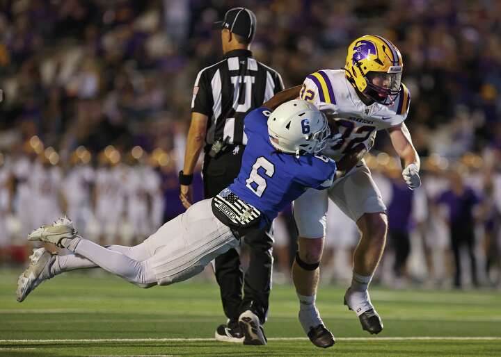 Pieper football locks down Jay in first round playoff victory