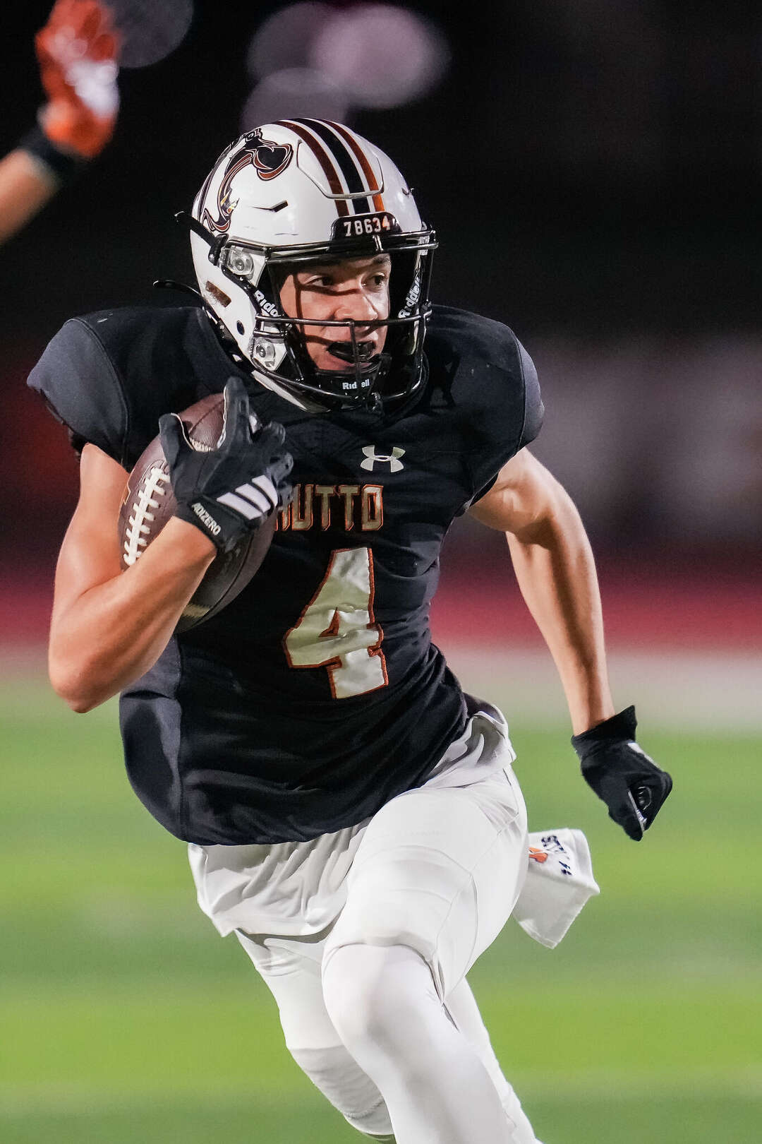High school football: Hutto bounces Bowie with 35-28 bi-district win