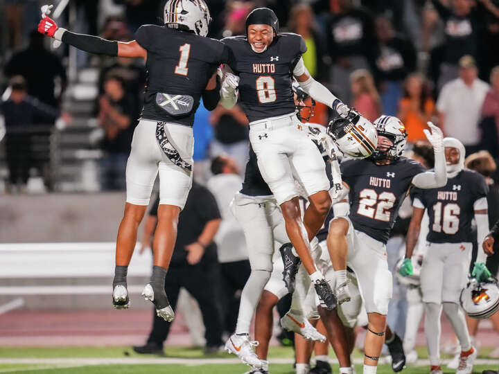High school football: Hutto bounces Bowie with 35-28 bi-district win