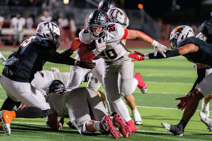 High school football: Hutto bounces Bowie with 35-28 bi-district win