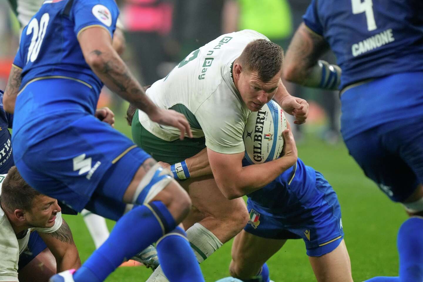 South Africa's resilience shines as red card absorbed in 32-14 win over ...