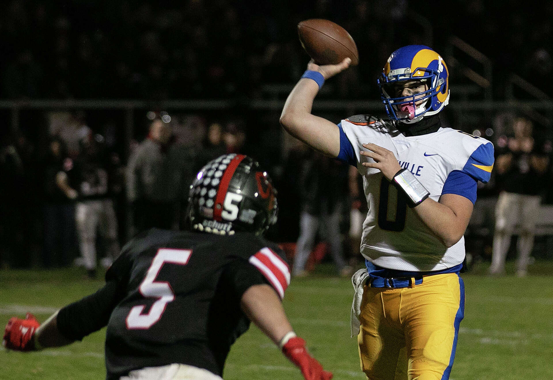 Connecticut high school football wrap for Week 10 of 2025 season