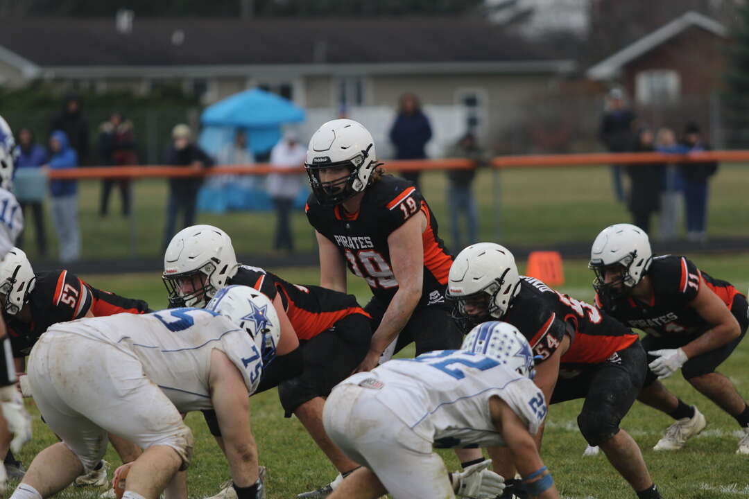 Harbor Beach faces Bark River-Harris in D8 football semifinal