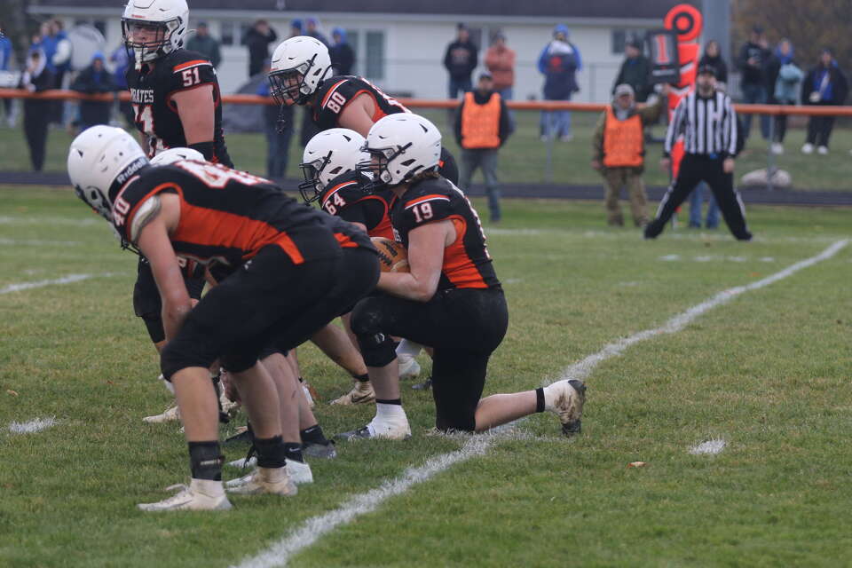 Harbor Beach faces Bark River-Harris in D8 football semifinal